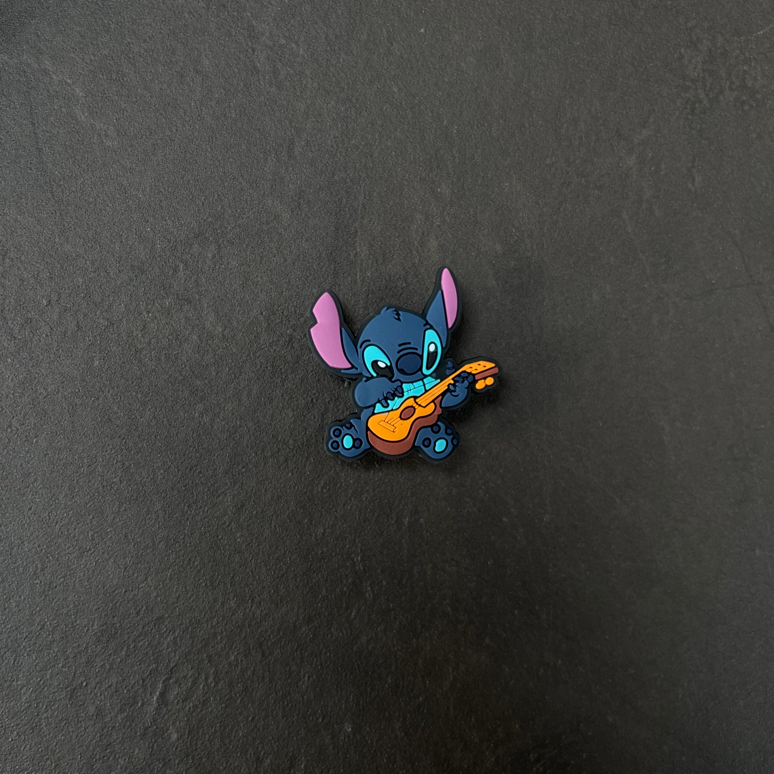 Alien guitar Charm – JJ Customs